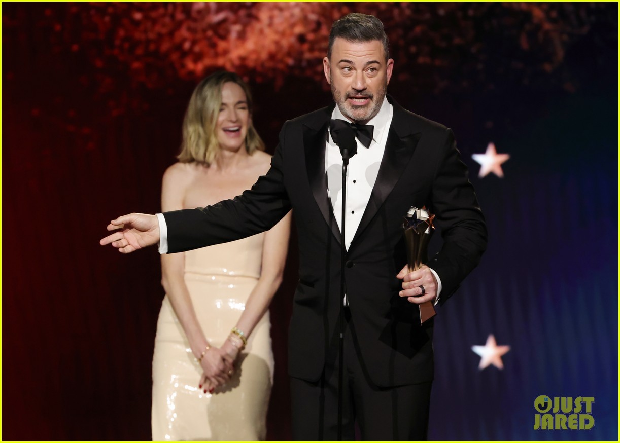 Jimmy Kimmel Thanks 'Donald Jennifer Trump' After Winning at Critics ...