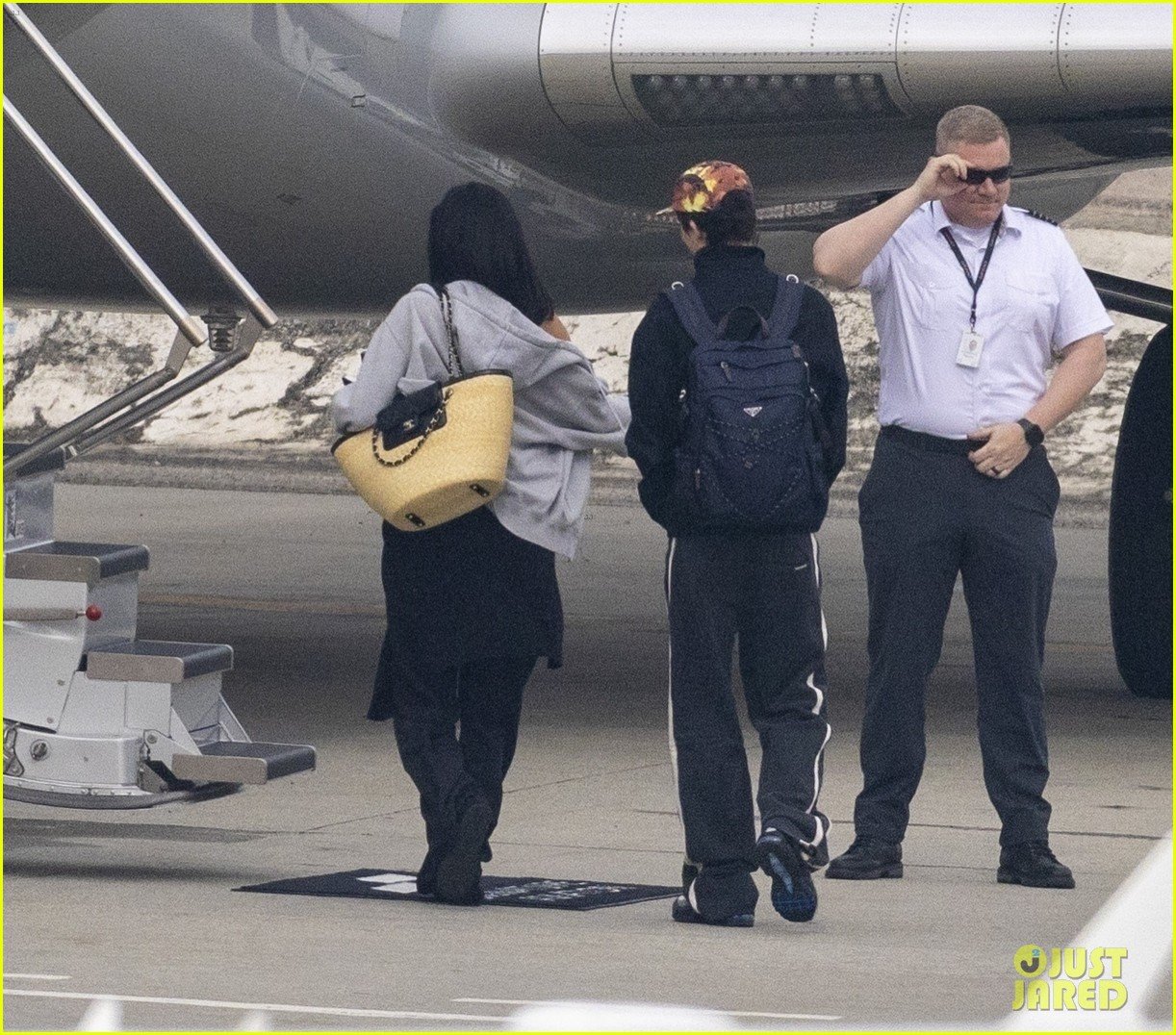Kylie Jenner & Timothee Chalamet Spotted Flying Off in Private Jet Amid ...