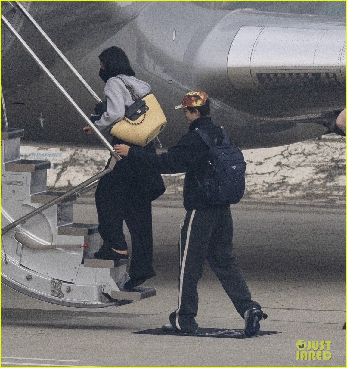 Kylie Jenner & Timothee Chalamet Spotted Flying Off in Private Jet Amid ...
