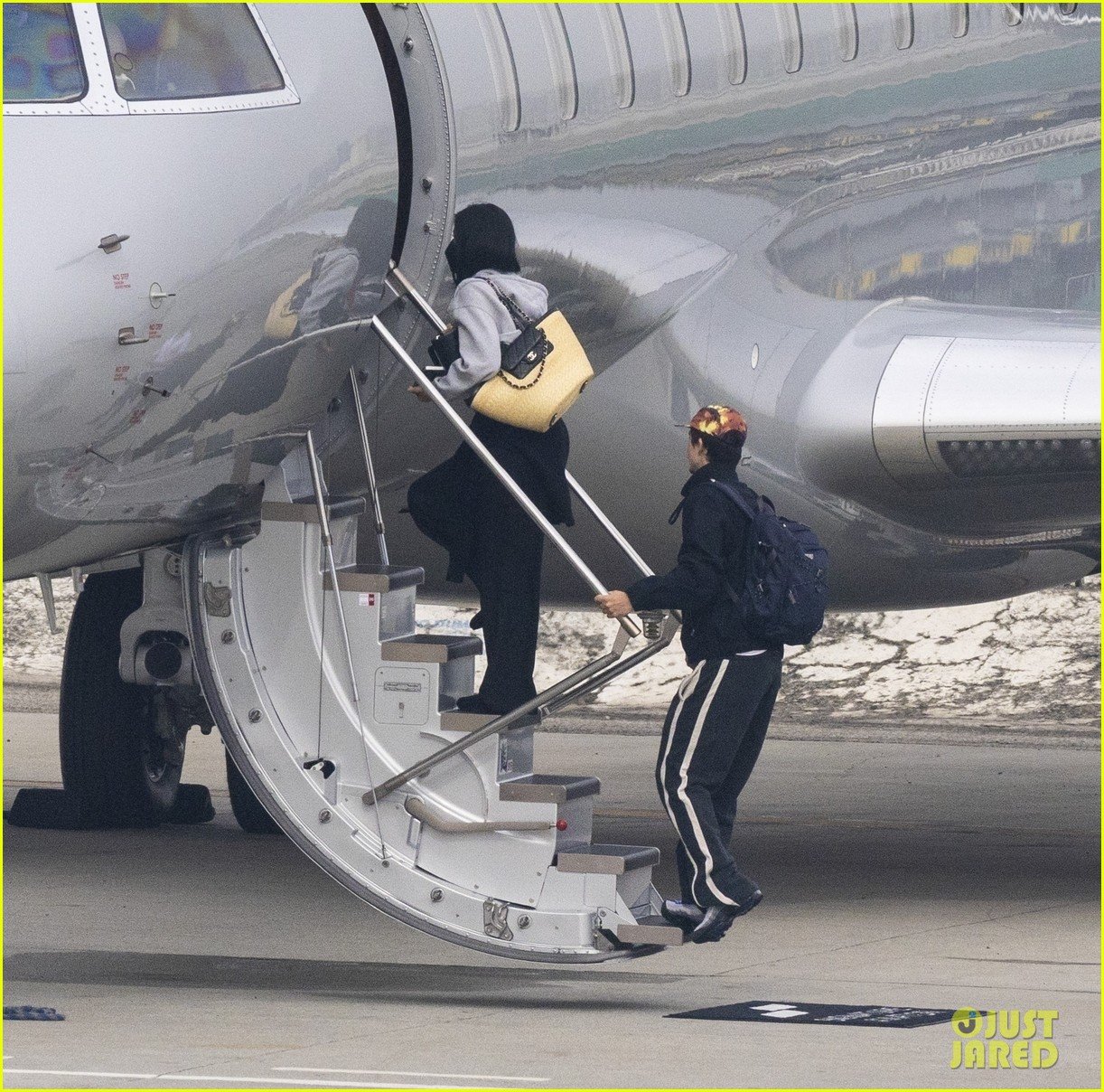 Kylie Jenner & Timothee Chalamet Spotted Flying Off in Private Jet Amid ...