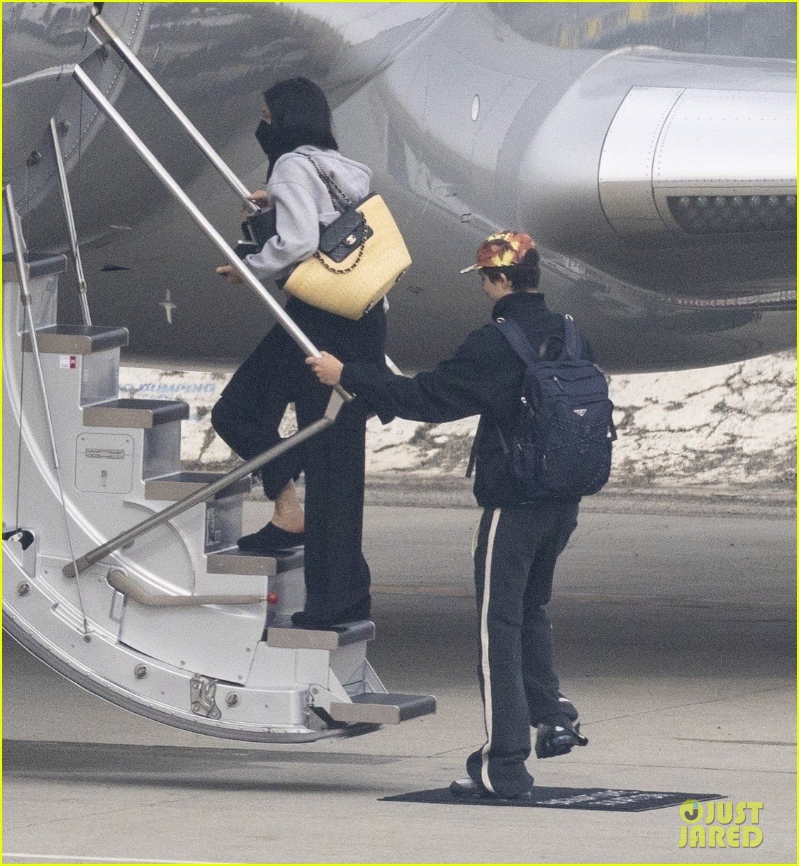 Kylie Jenner & Timothee Chalamet Spotted Flying Off in Private Jet Amid ...
