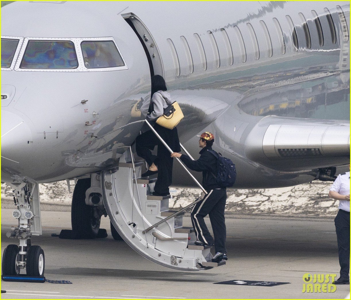 Kylie Jenner & Timothee Chalamet Spotted Flying Off in Private Jet Amid ...