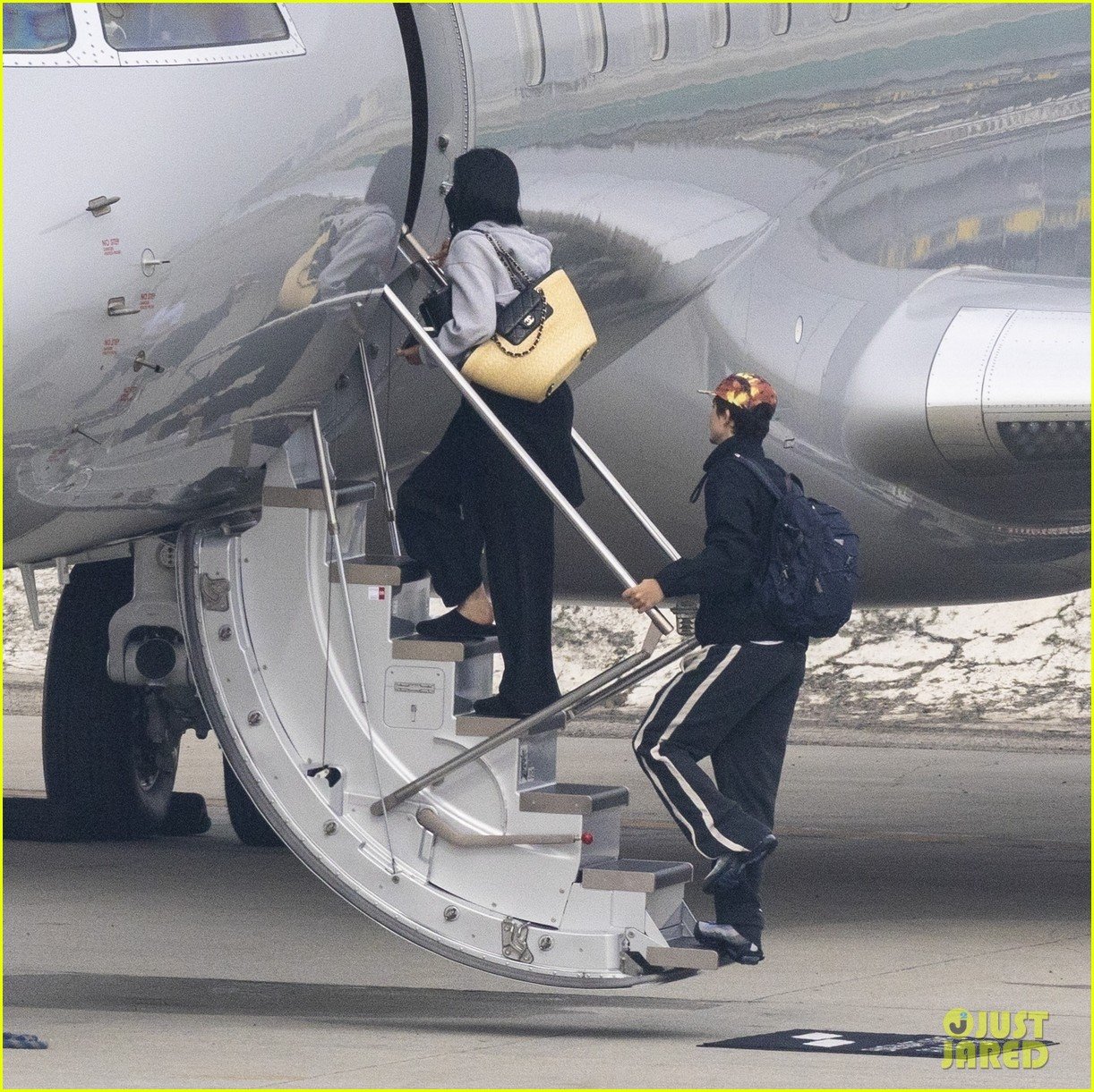 Kylie Jenner & Timothee Chalamet Spotted Flying Off in Private Jet Amid ...