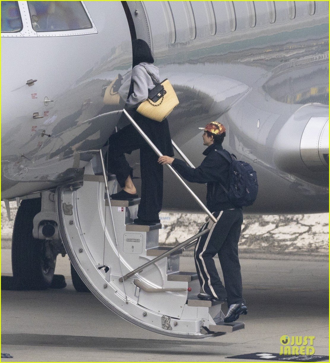 Kylie Jenner & Timothee Chalamet Spotted Flying Off in Private Jet Amid ...