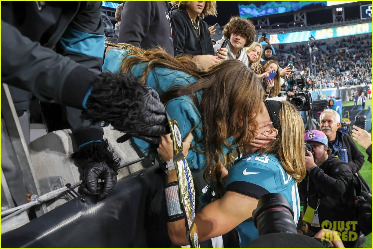 Who Is Trevor Lawrence's Married To? Meet His Wife & Daughter! (Photos ...