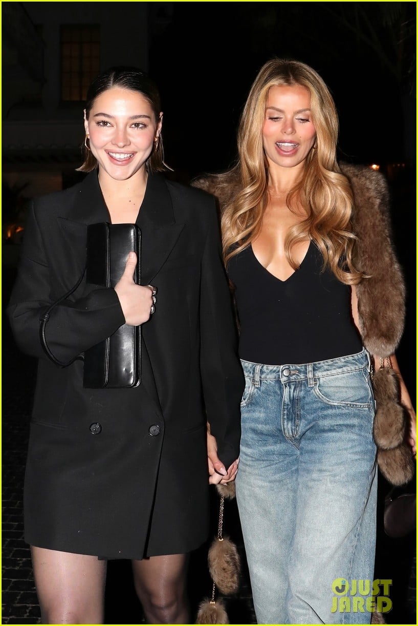 Madelyn Cline & Brooks Nader Hold Hands On Weekend Girls Night Out ...