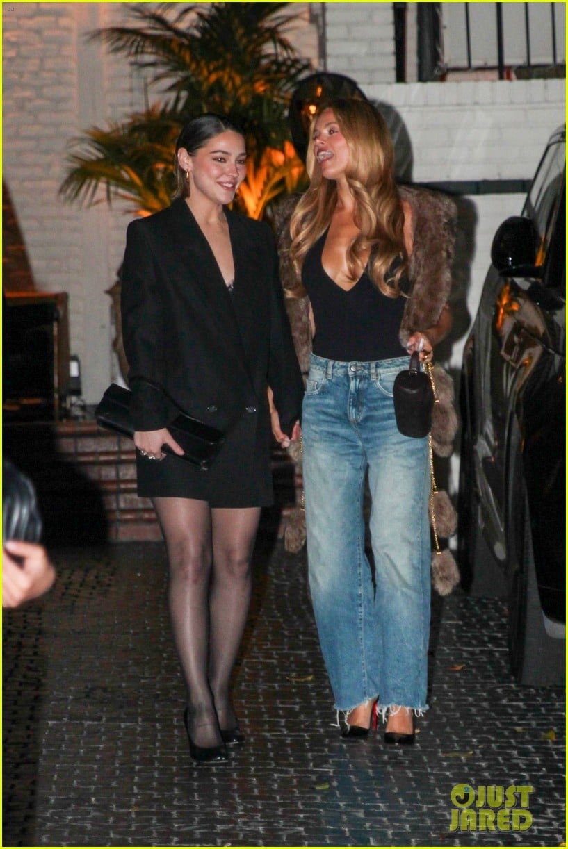 Madelyn Cline & Brooks Nader Hold Hands On Weekend Girls Night Out ...