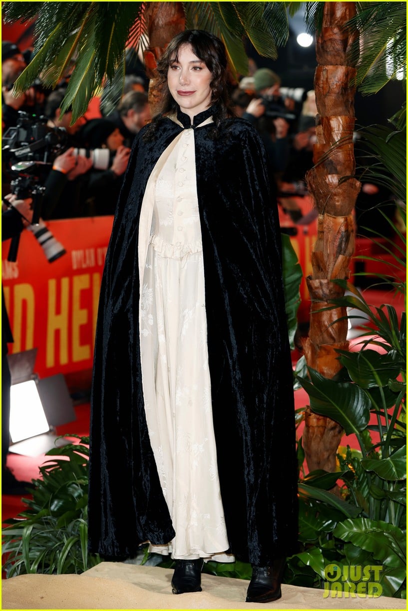 Rachel McAdams Wears Form-Fitting Sequin Dress to 'Send Help' London ...