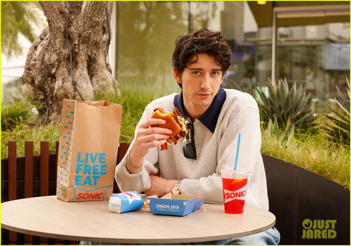 Milo Manheim Reveals He Learned of His 'Tangled' Casting Just 10 ...