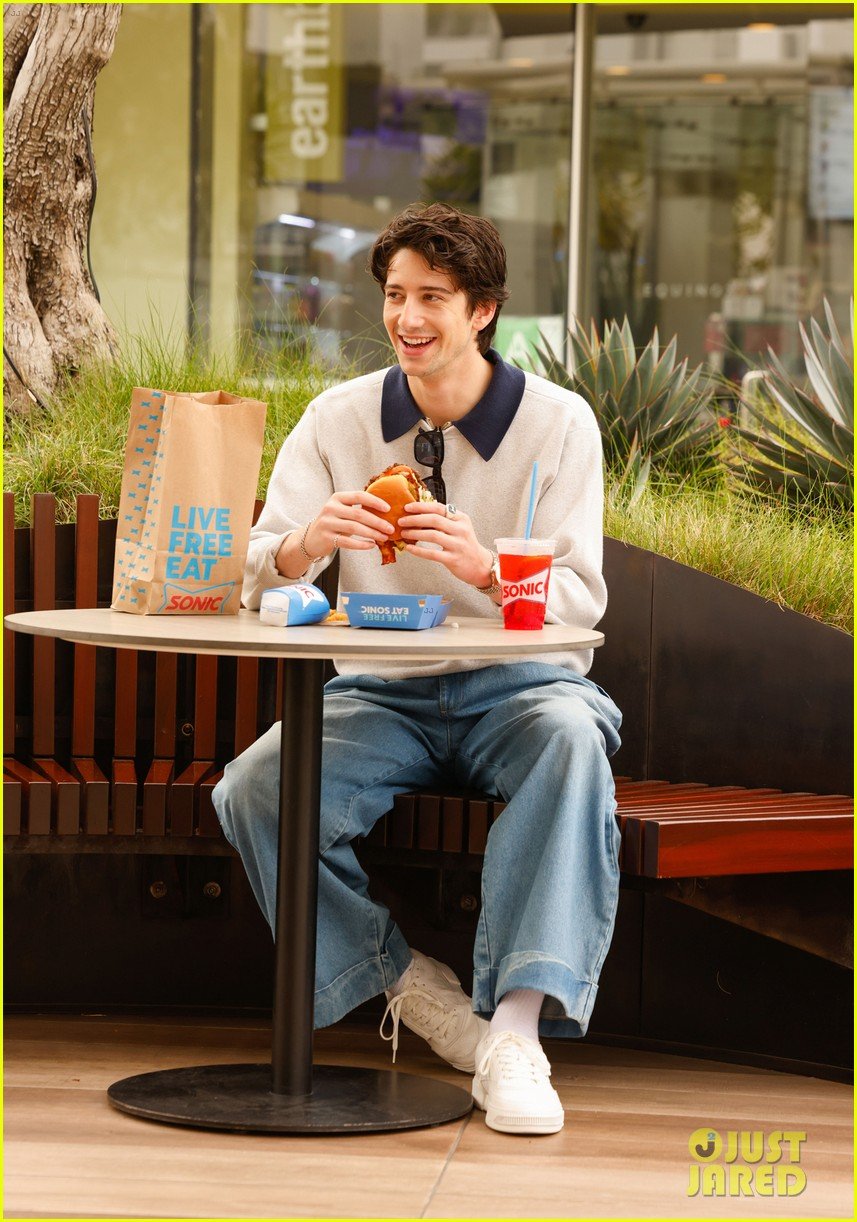 Milo Manheim Reveals He Learned of His 'Tangled' Casting Just 10 ...