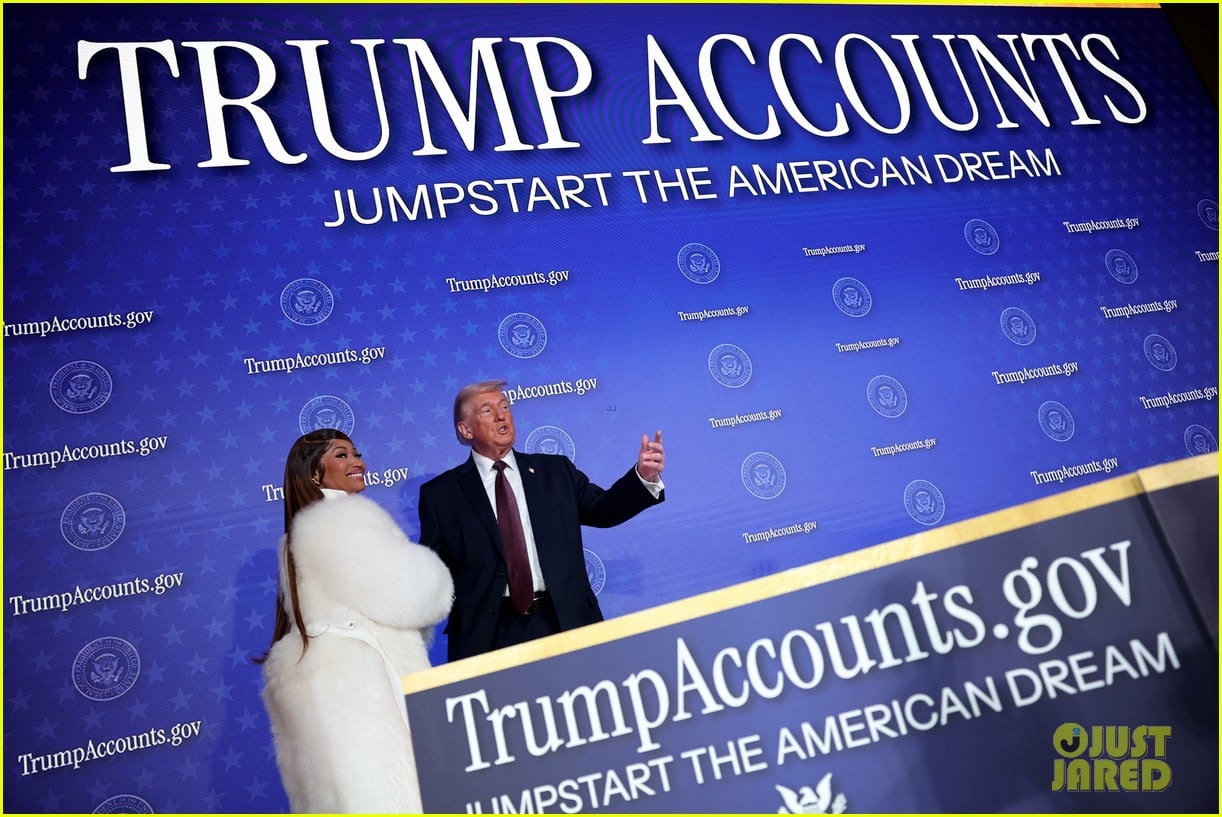 Is Nicki Minaj a U.S. Citizen After Getting a Trump Gold Card?: Photo ...