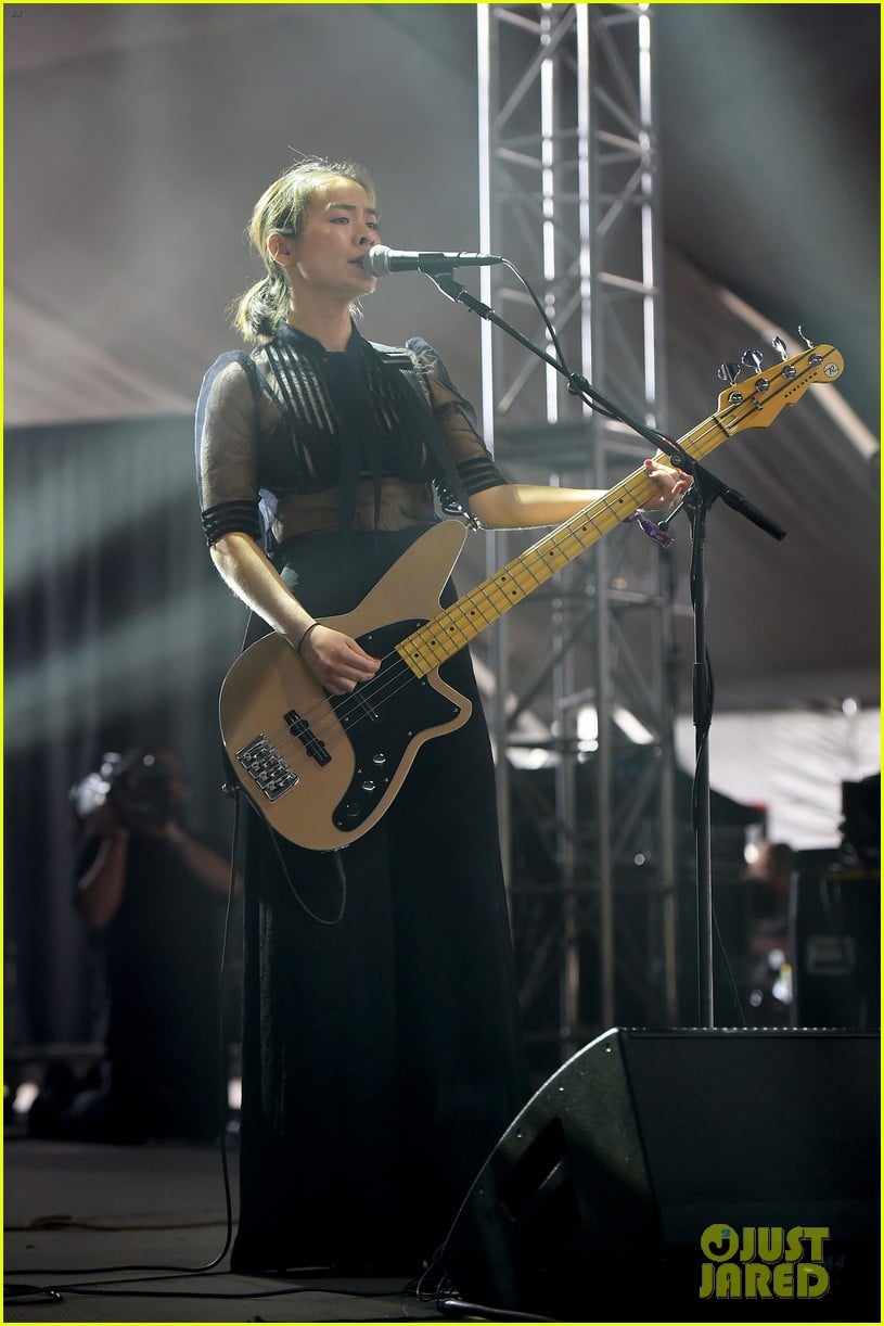 'Where's My Phone?' Lyrics: Mitski Announces New Album 'Nothing’s About ...