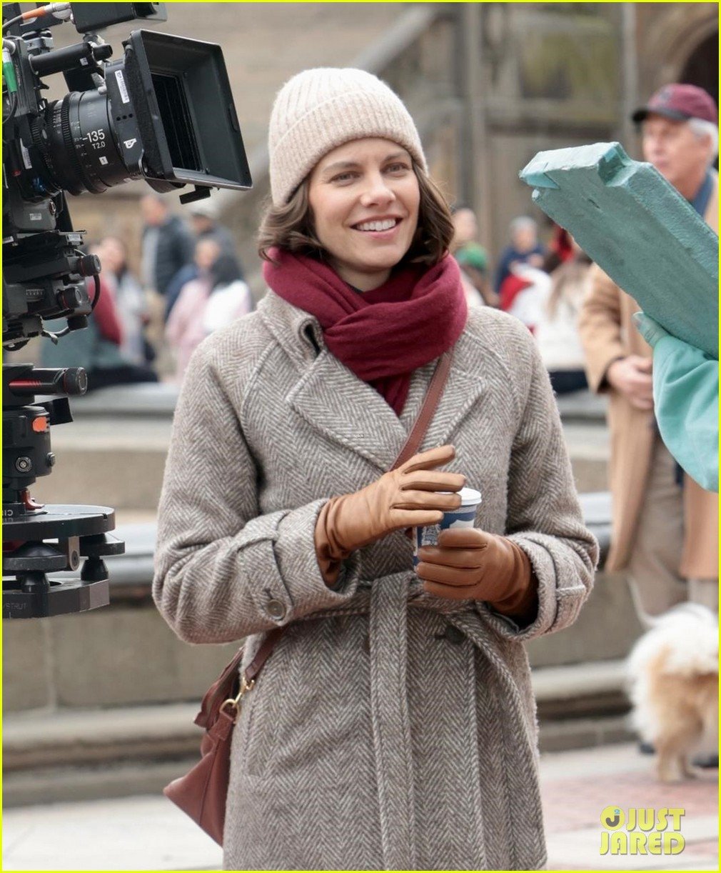 Jeffrey Dean Morgan & Lauren Cohan Take Over NYC While Filming 'Walking ...