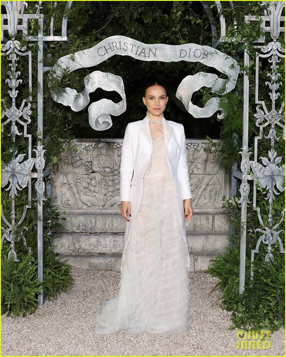 Natalie Portman Calls Out Oscars for Only Nominating One Female ...