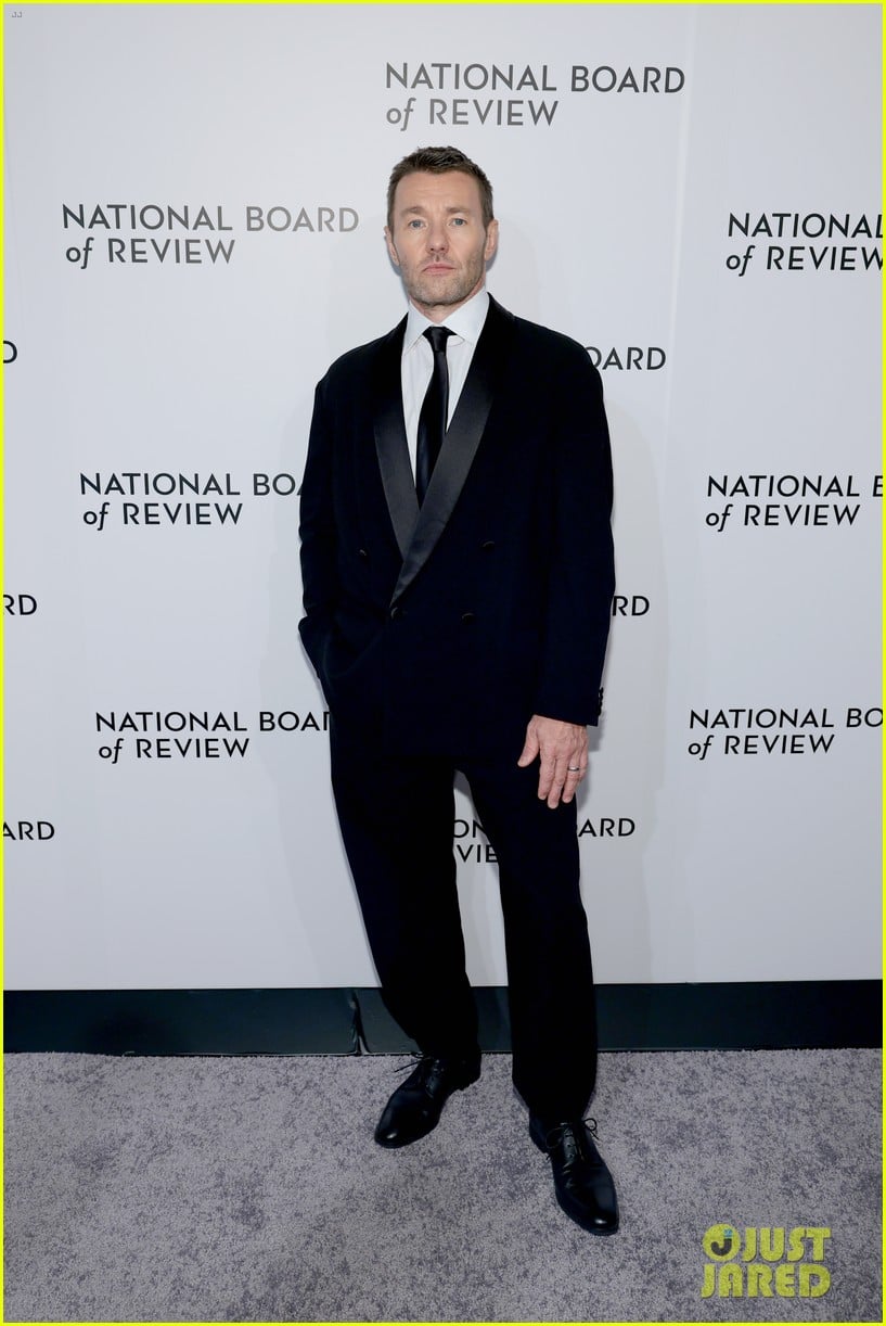 Leonardo DiCaprio Thanks Mom at NBR Gala, Says He's Waited 25 Years for ...