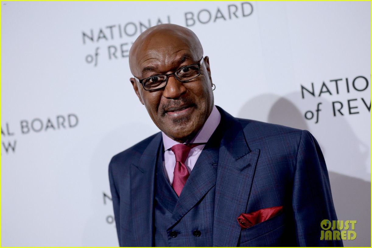 Leonardo DiCaprio Thanks Mom at NBR Gala, Says He's Waited 25 Years for ...