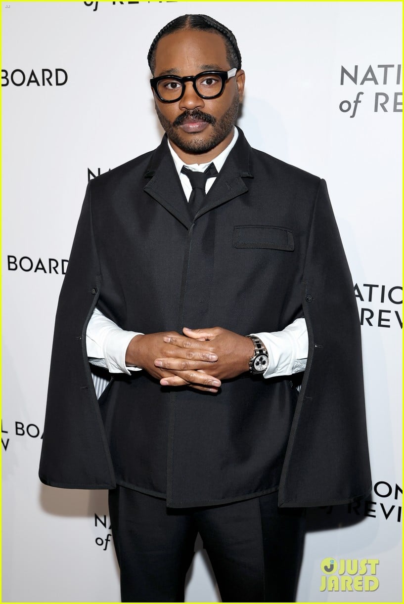 Leonardo DiCaprio Thanks Mom at NBR Gala, Says He's Waited 25 Years for ...