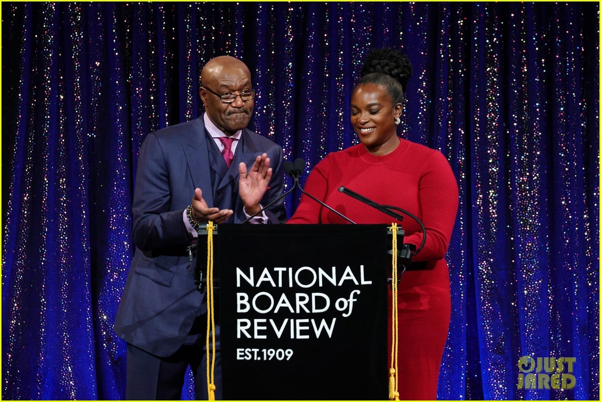 Leonardo DiCaprio Thanks Mom at NBR Gala, Says He's Waited 25 Years for ...