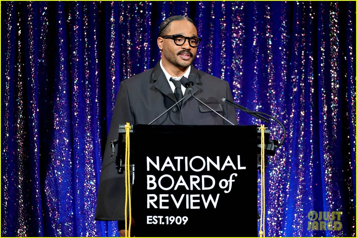 Leonardo DiCaprio Thanks Mom at NBR Gala, Says He's Waited 25 Years for ...