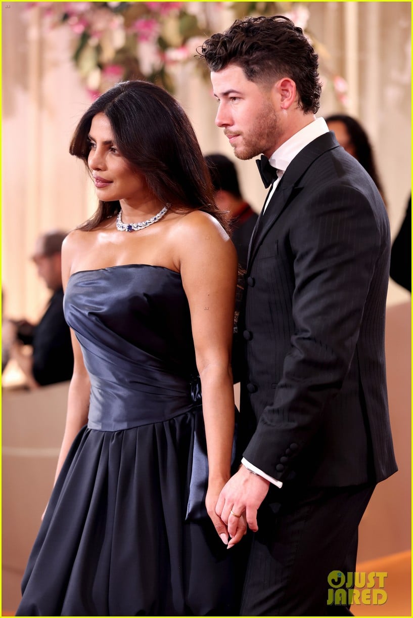 Nick Jonas Joins Wife Priyanka Chopra at Golden Globes 2026 Amid ...