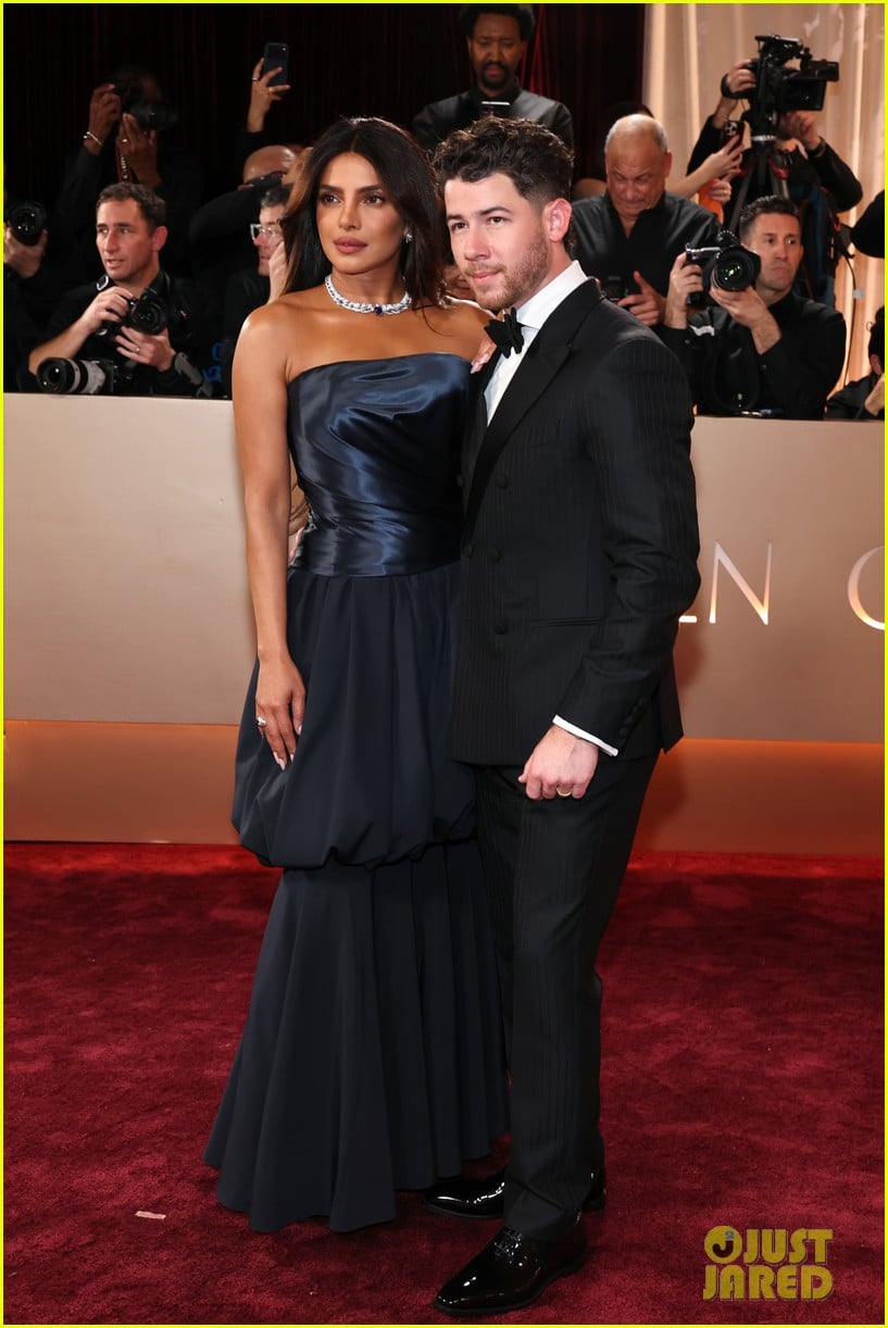 Nick Jonas Joins Wife Priyanka Chopra at Golden Globes 2026 Amid ...