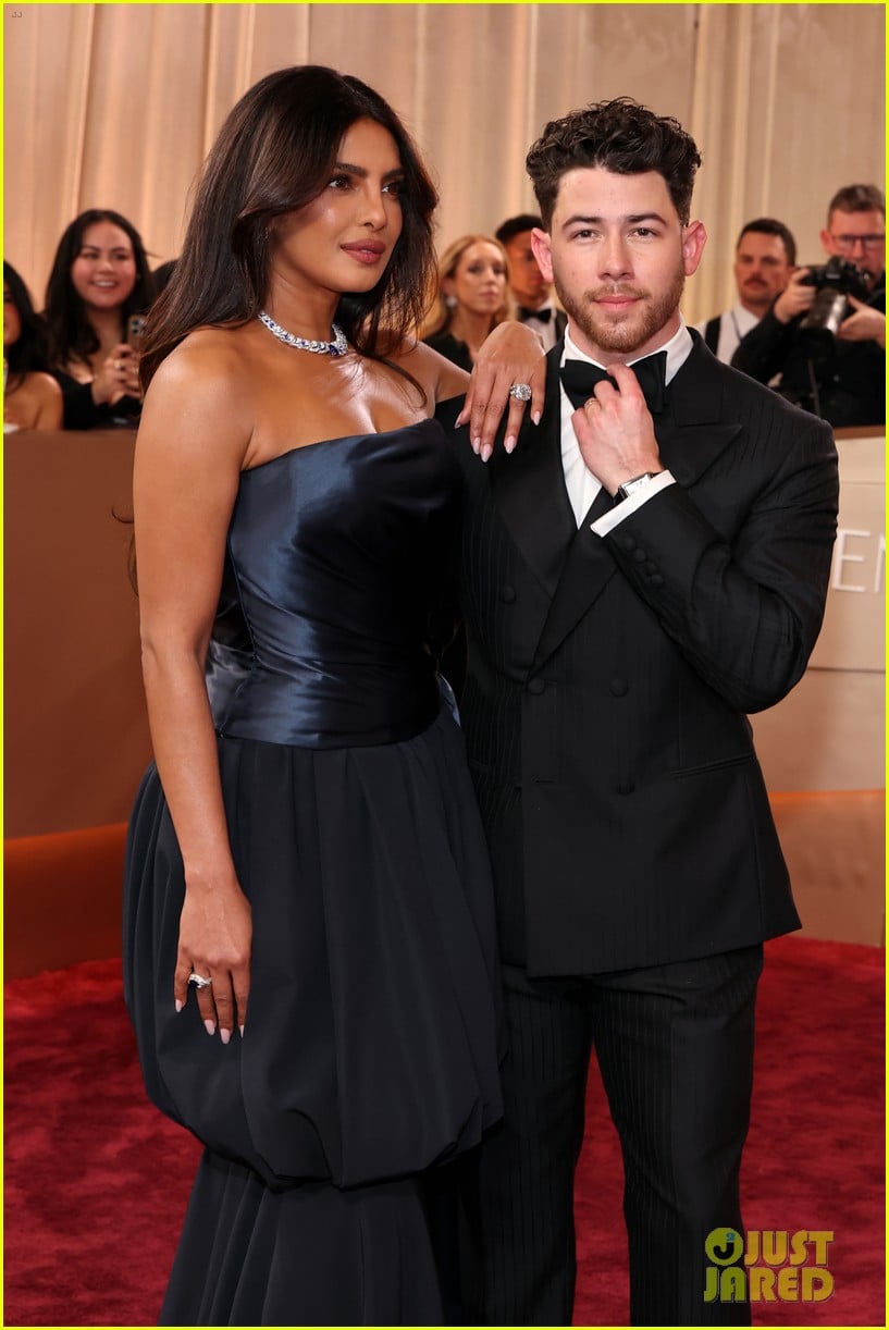 Nick Jonas Joins Wife Priyanka Chopra at Golden Globes 2026 Amid ...