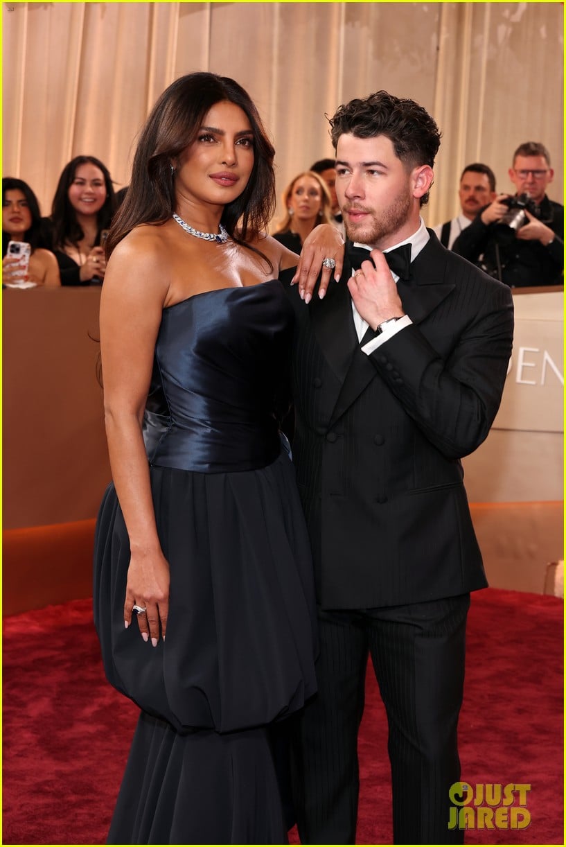 Nick Jonas Joins Wife Priyanka Chopra at Golden Globes 2026 Amid ...