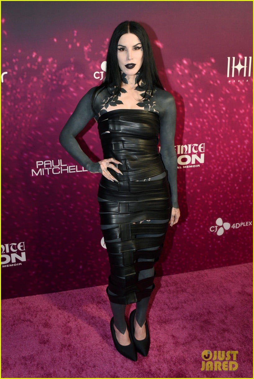 Paris Hilton Gets Support from Husband Carter Reum & Their Kids at ...