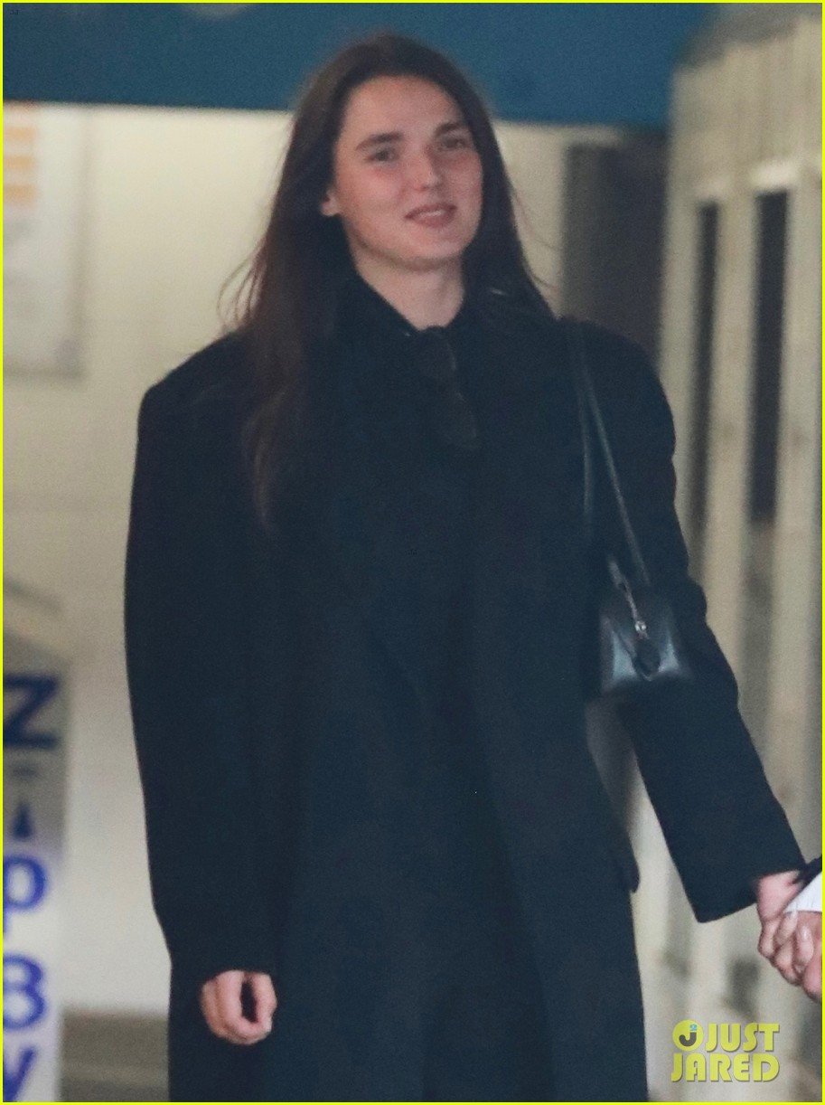 Sean Penn & Girlfriend Valeria Nicov Hold Hands on Rare Day Out in ...