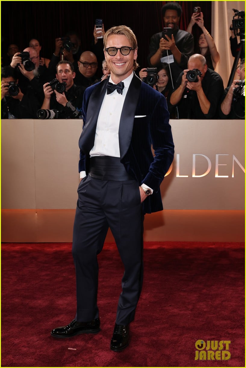 Glen Powell Teases 'Chad Powers' Season 2 at Golden Globes 2026: Photo ...