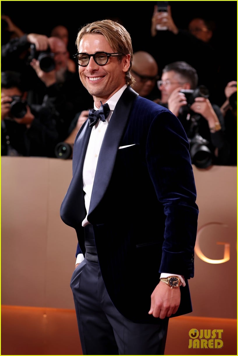 Glen Powell Teases 'Chad Powers' Season 2 at Golden Globes 2026: Photo ...