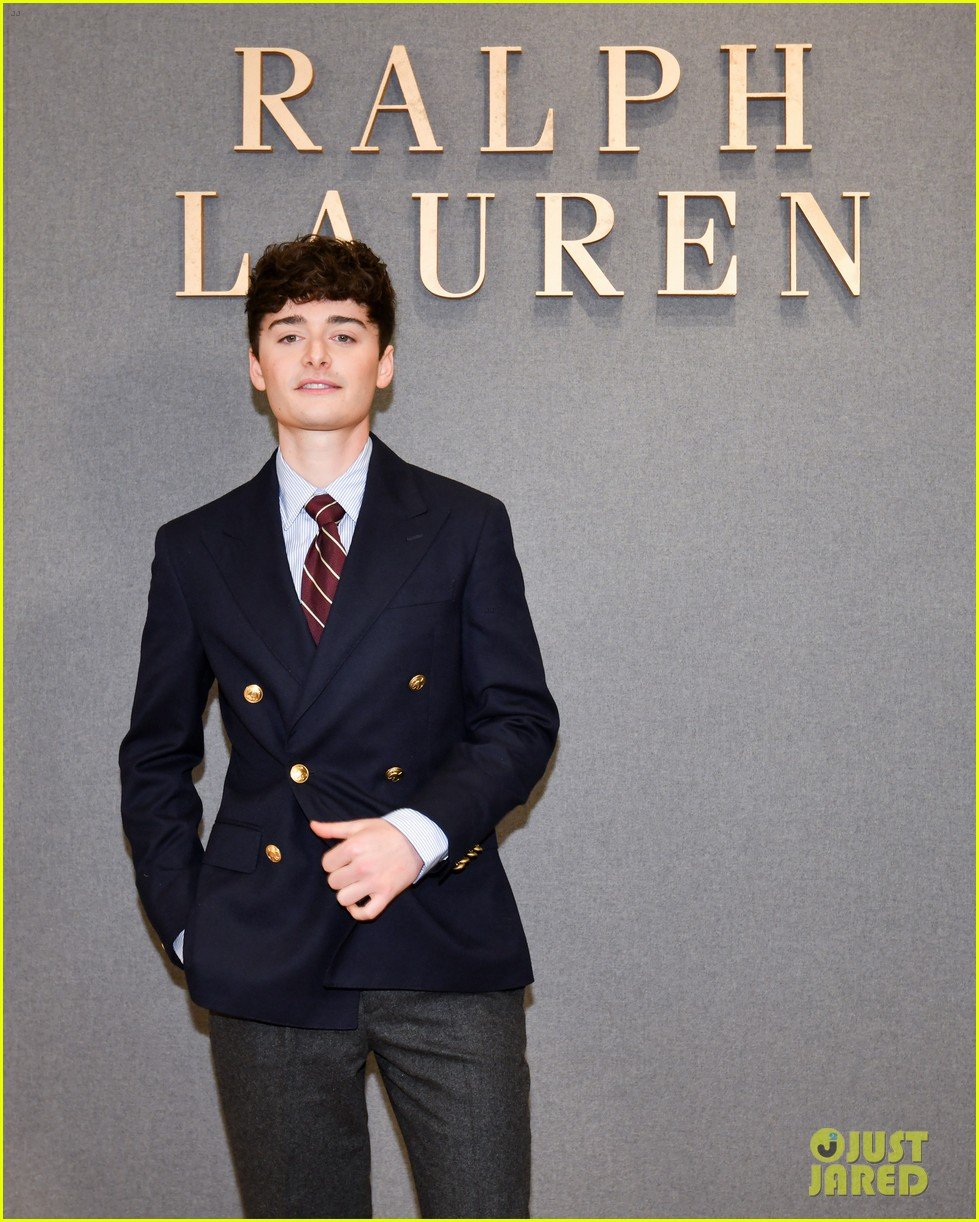 Nick Jonas, Tom Hiddleston, Liam Hemsworth & More Kick Off Milan ...