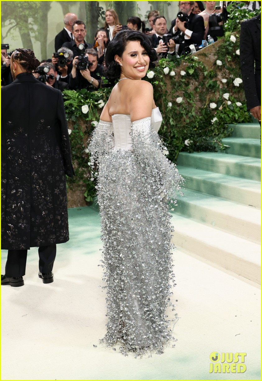 RAYE Announces Second Album 'This Music May Contain Hope.': Photo ...