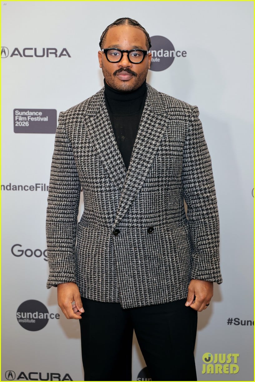 Ethan Hawke, Tessa Thompson, Chris Pine, & More Stars Attend Special ...