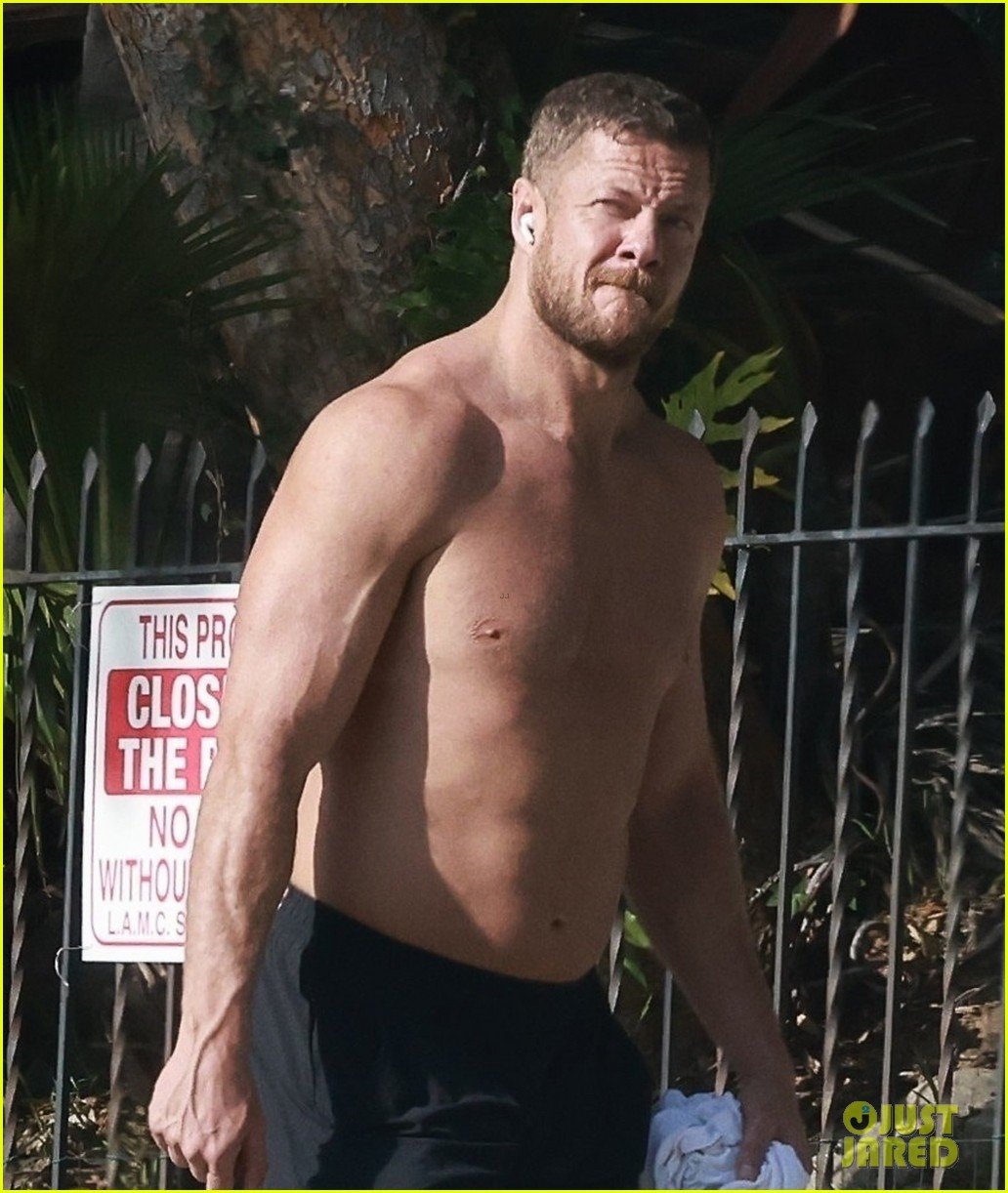 Imagine Dragons' Dan Reynolds Goes Shirtless for Warm Winter Day in L.A ...