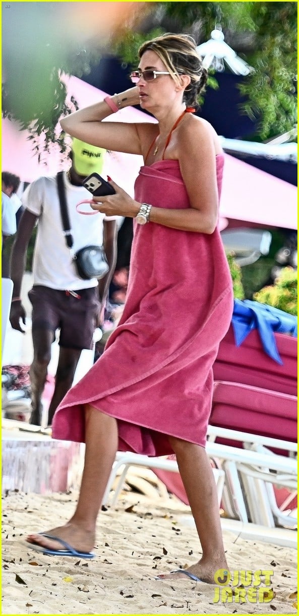 Mark Wahlberg Swims With Wife Rhea Durham During Relaxing Barbados ...