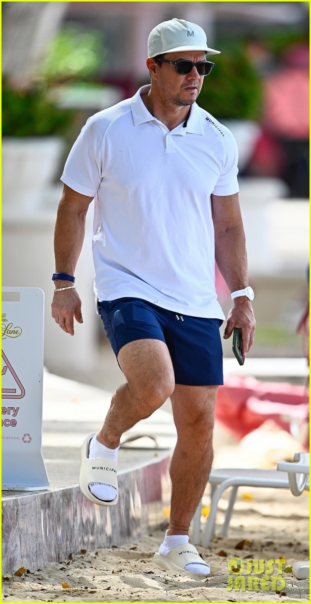 Mark Wahlberg Swims With Wife Rhea Durham During Relaxing Barbados ...