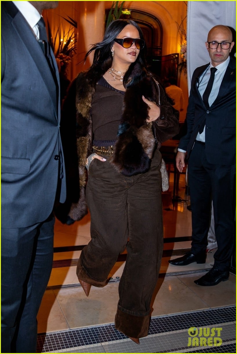 Rihanna & A$AP Rocky Enjoy Date Night Amid Paris Fashion Week: Photo ...