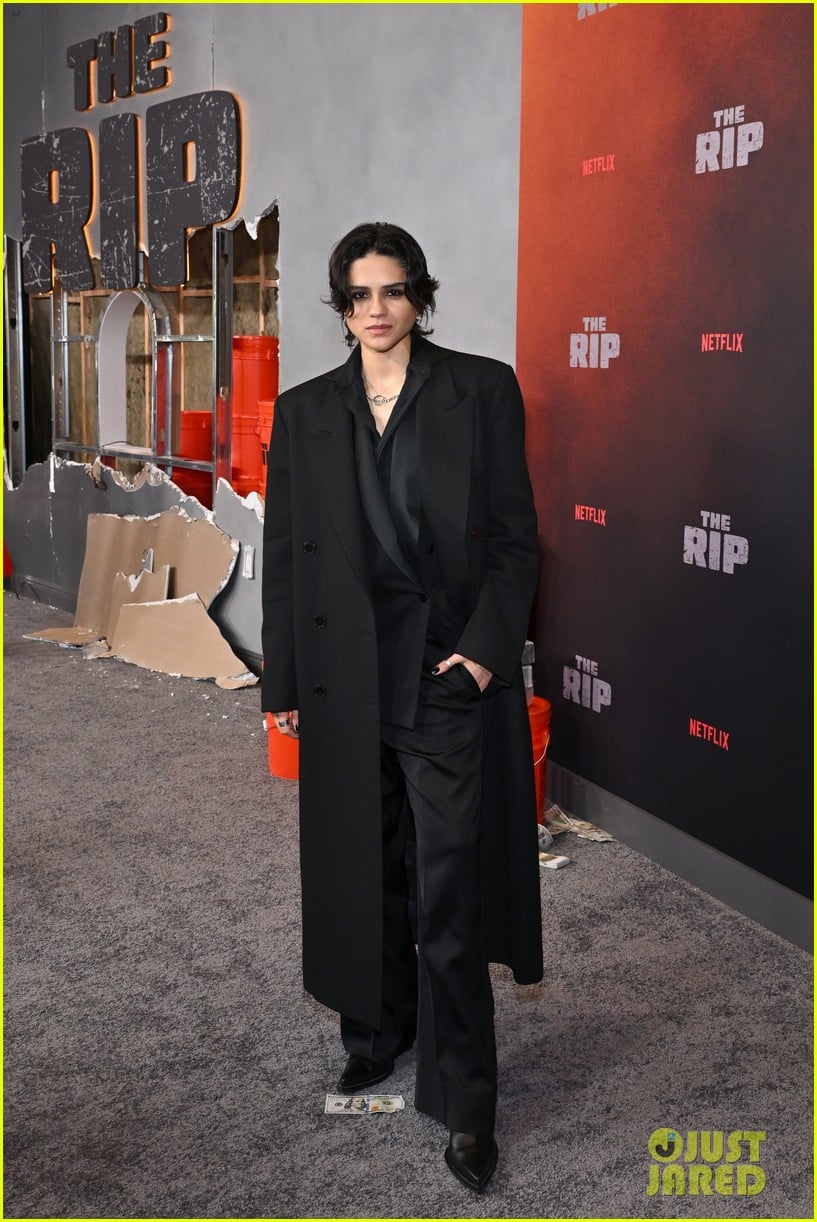 Ben Affleck & Matt Damon Join New Golden Globe Winner Teyana Taylor at ...