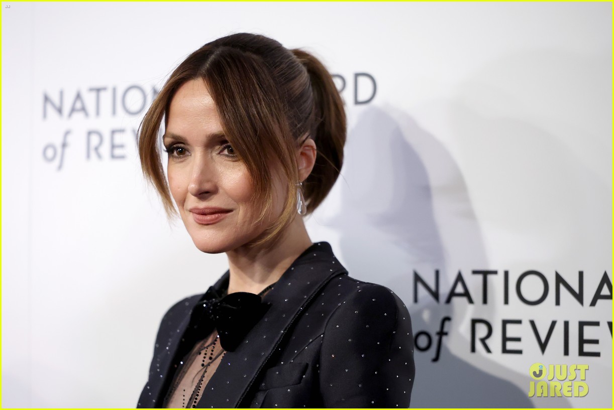 Rose Byrne Gives Update on New Bearded Dragon After Husband Bobby ...