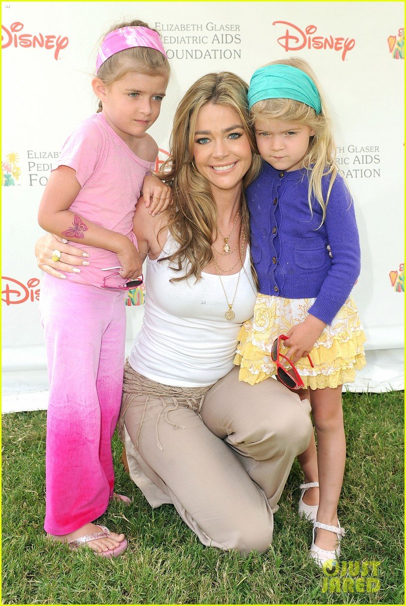 Lola Sheen Denies Sami Sheen's Claim That She's Dating Her Sister's Ex ...