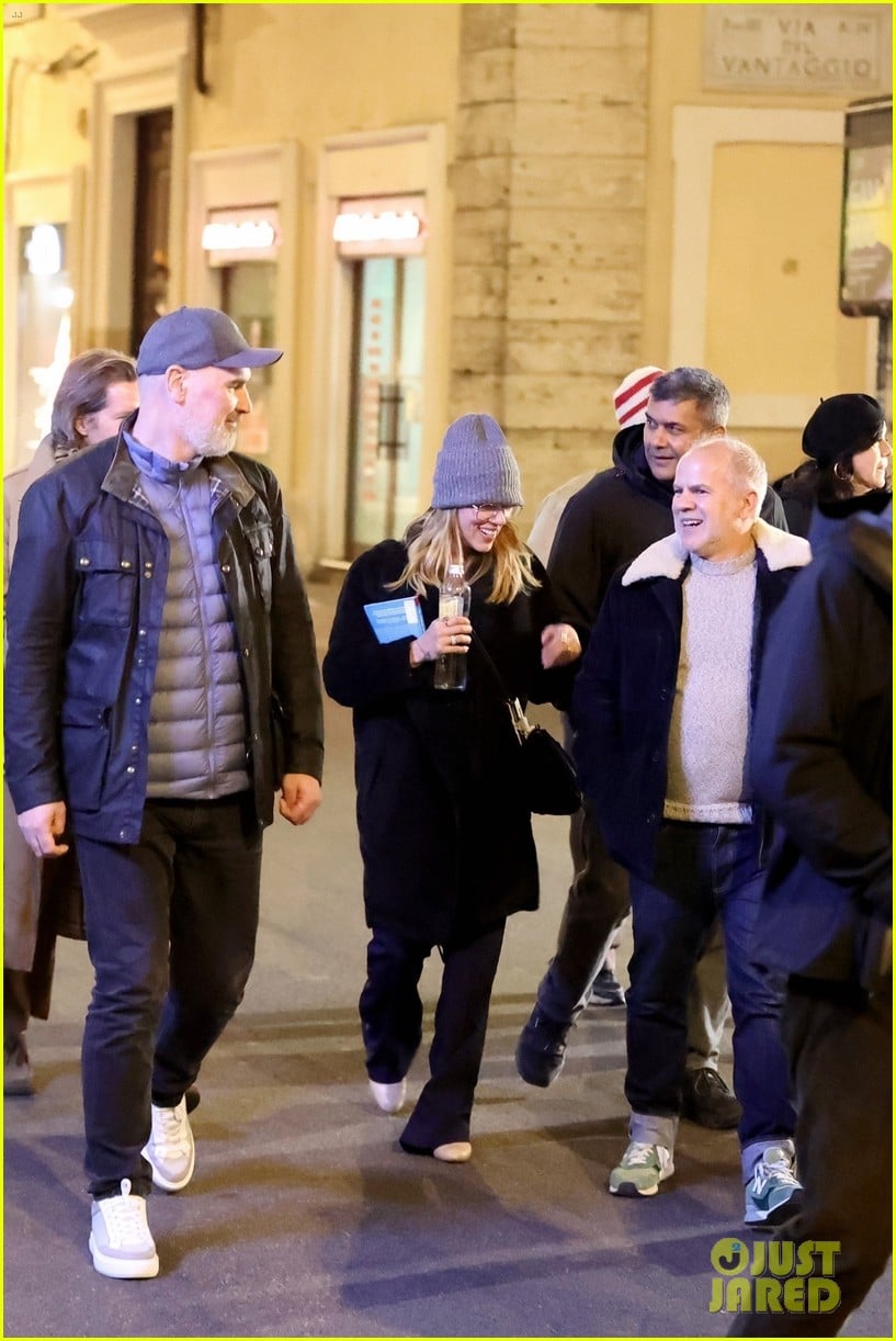 Scarlett Johansson Reunites with Director Wes Anderson for Dinner in ...