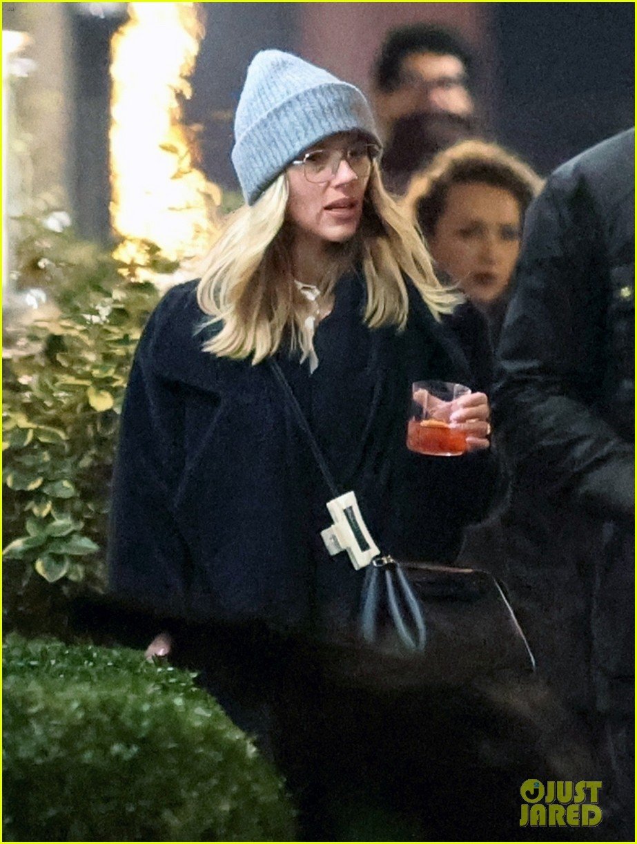 Scarlett Johansson Reunites with Director Wes Anderson for Dinner in ...