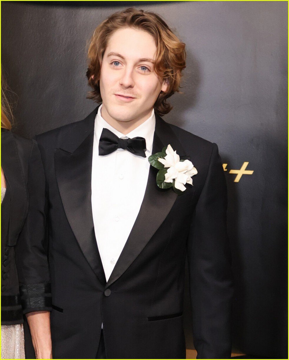 Sarah Jessica Parker Gets Family Support at Golden Globes 2026 Event ...