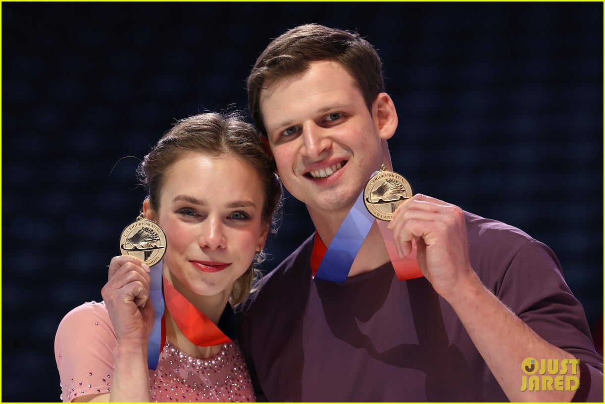 US Figure Skating Champions Alisa Efimova & Misha Mitrofanov Can't Go ...
