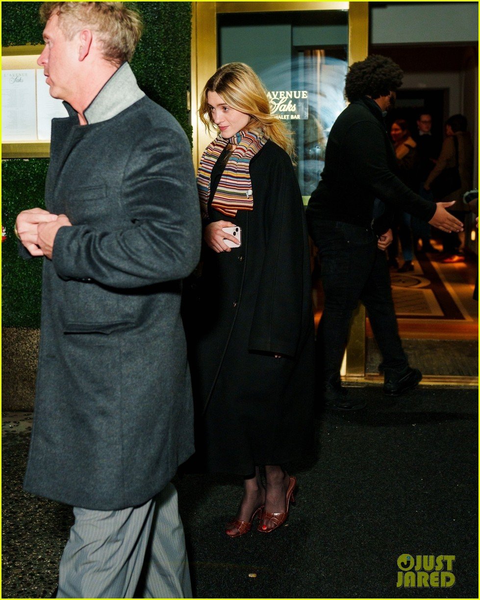 Rihanna, Sabrina Carpenter & 'Stranger Things' Cast Attend 'SNL' After ...