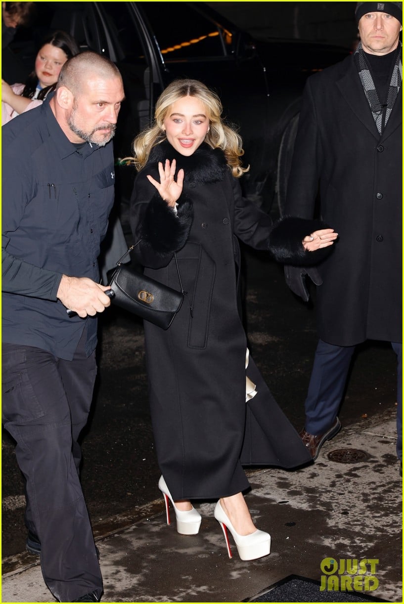 Rihanna, Sabrina Carpenter & 'Stranger Things' Cast Attend 'SNL' After ...