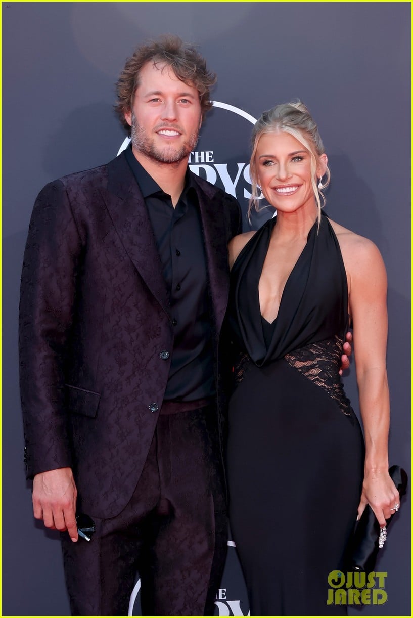 Is Matthew Stafford Married? Meet Wife Kelly & Their 4 Kids! (Photos ...