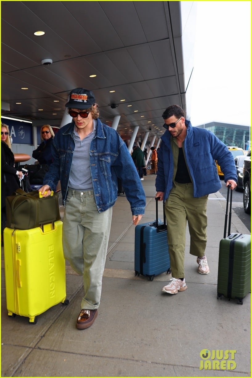 Connor Storrie & François Arnaud Catch Flight Out of NYC Together After ...