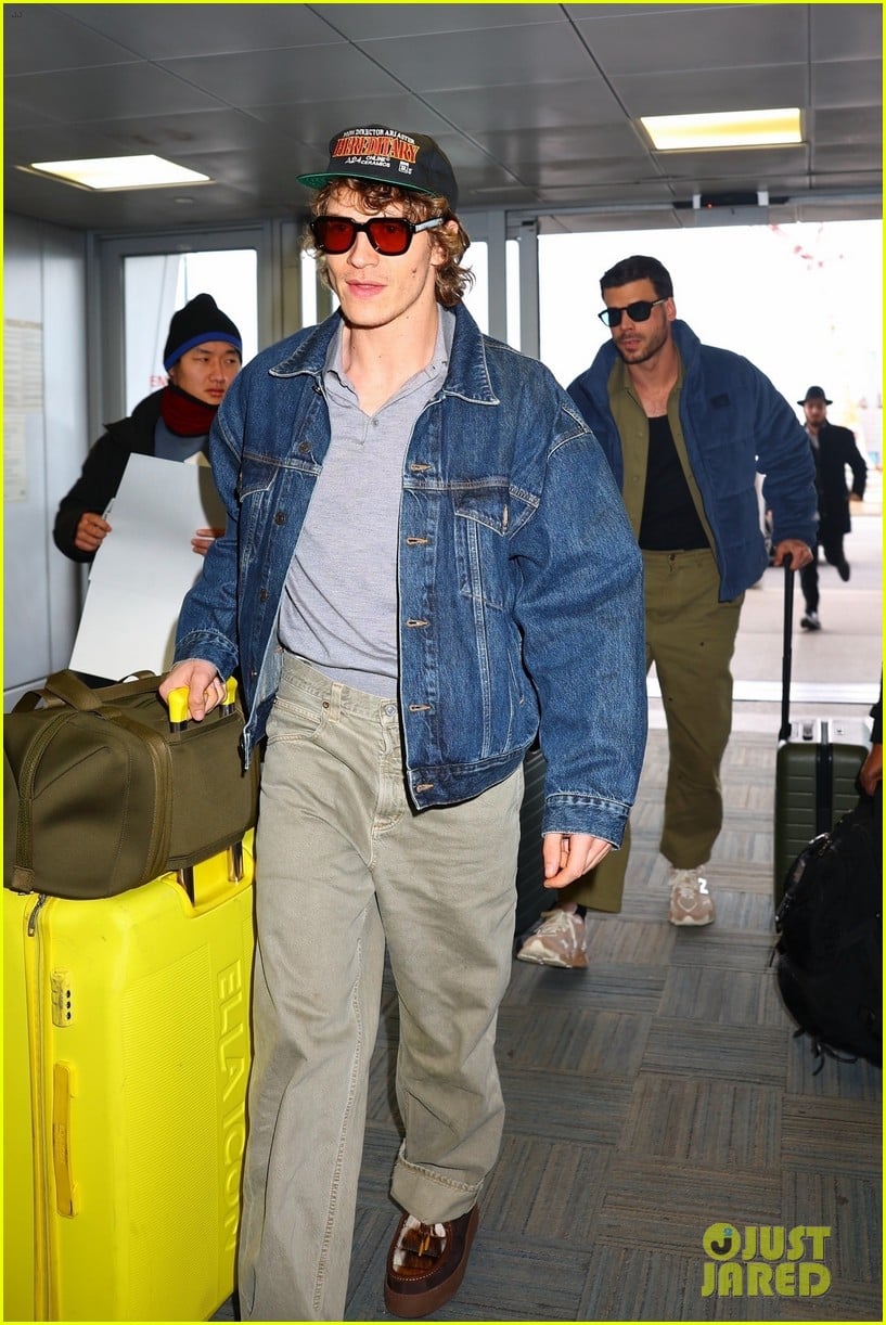 Connor Storrie & François Arnaud Catch Flight Out of NYC Together After ...